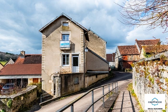 Maison 4 pièces à Trouhaut, à vendre
