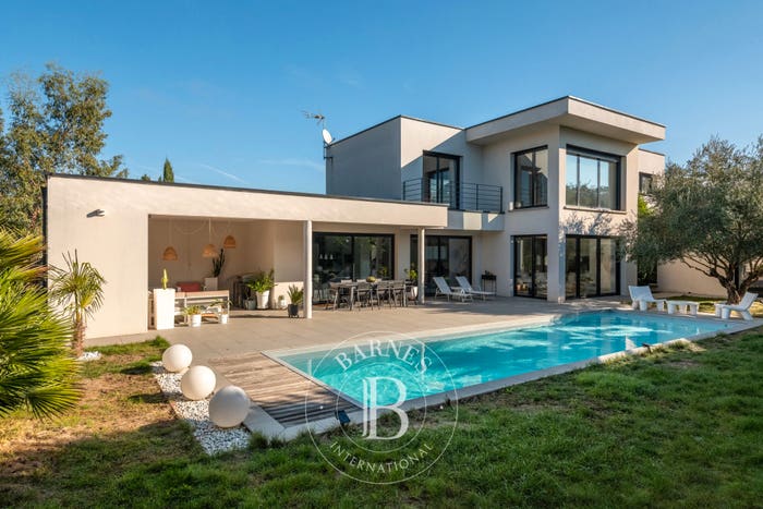 Maison 8 pièces à vendre à Saint-Bonnet-de-Mure