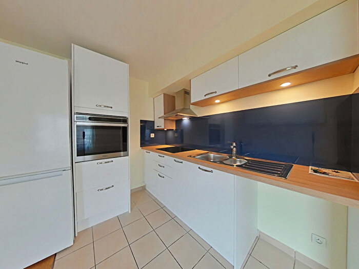 Fontenay-le-Fleury, Vieux village : Appartement 4 pièces à vendre