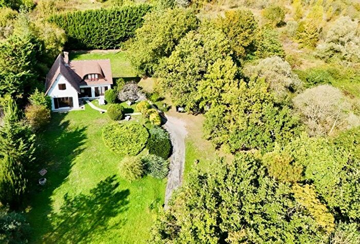 Maison 11 pièces à Saint-Maurice-Montcouronne, à vendre