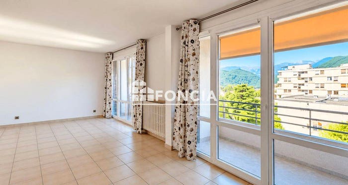Nord, Vizille : Appartement 3 pièces à louer