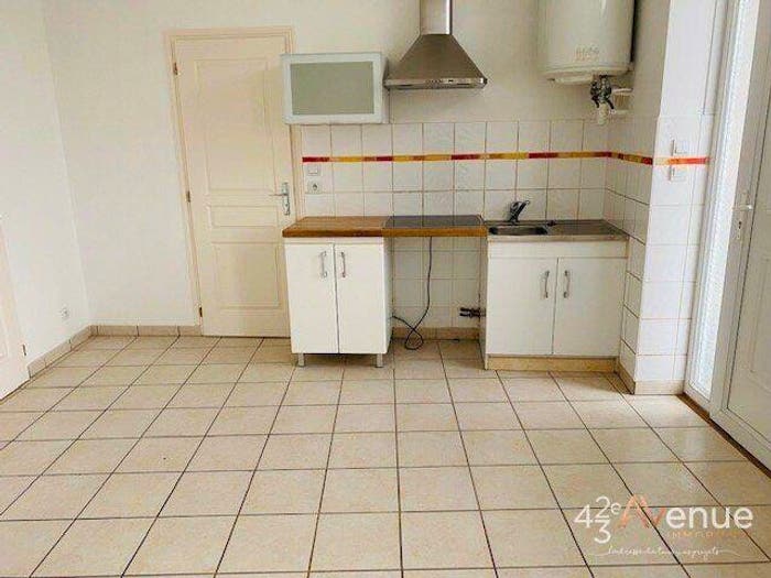 Est, Saint-Priest-en-Jarez - Appartement 2 pièces à louer