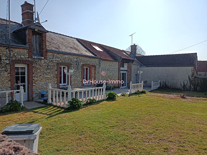 Maison 5 pièces à Ladon, à vendre