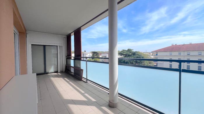Appartement 4 pièces à vendre à Décines-Charpieu, Centre-ville