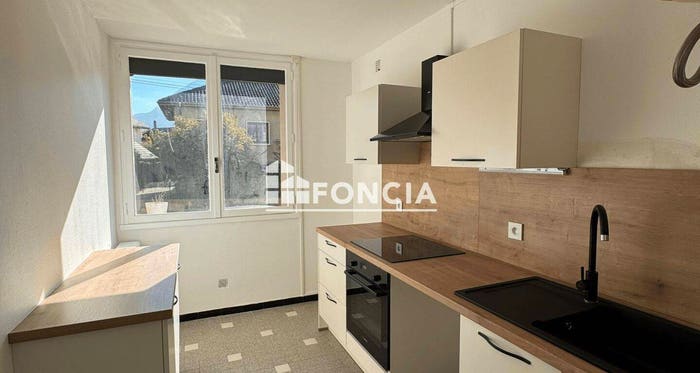 Appartement 1 pièce à Les Échelles, à louer