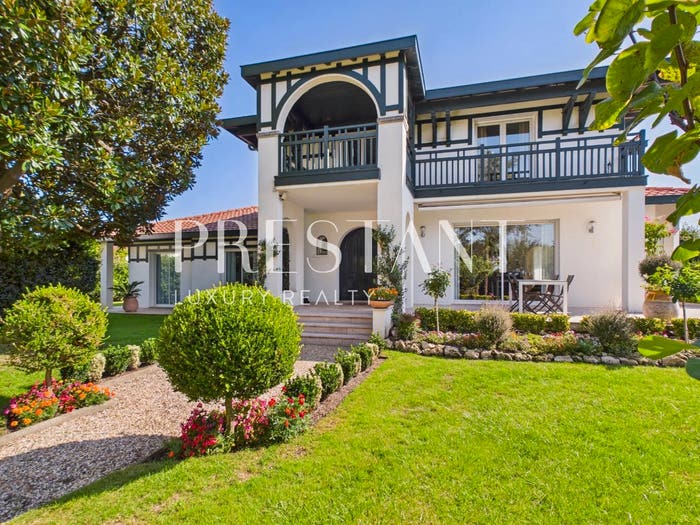 Maison 10 pièces à Biarritz, Saint-Charles, Phare, Larochefoucauld, à vendre