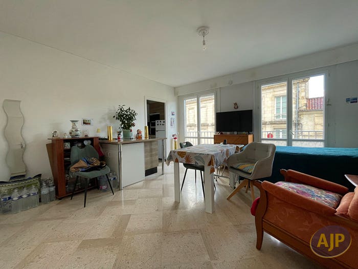 Saintes, Centre-ville : Appartement 2 pièces à vendre