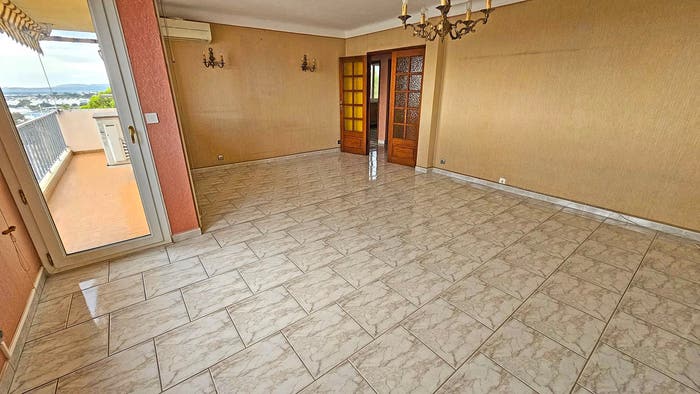 Appartement 3 pièces à Nice, Caucade, à vendre