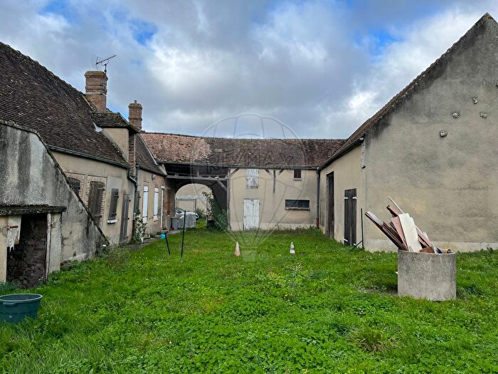 Maison 4 pièces à Villeblevin, à vendre