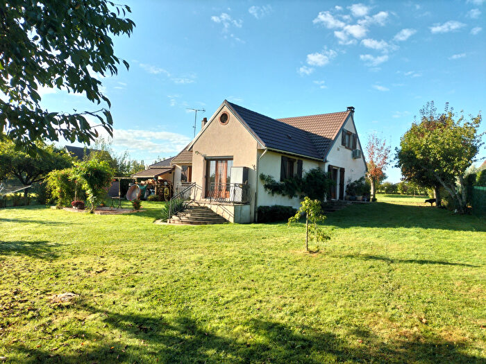 Maison 6 pièces à Vallery, à vendre