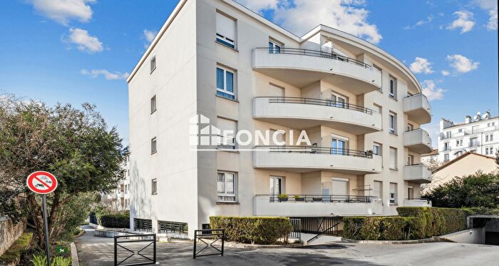 Asnières-sur-Seine, Gresillons, Voltaire : Appartement 2 pièces à vendre