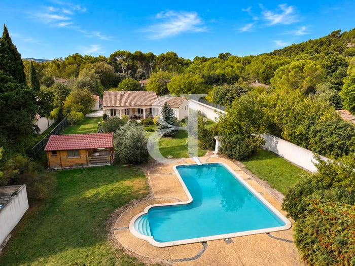 Maison 5 pièces à vendre à Cheval-Blanc