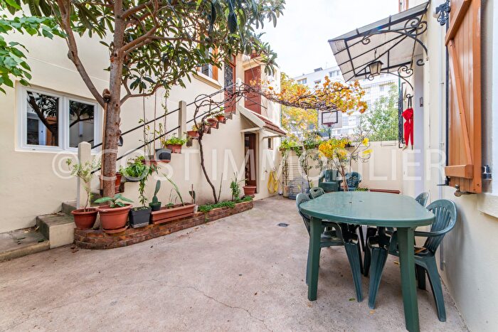 Asnières-sur-Seine, Bécon, Bourguignons : Maison 4 pièces à vendre