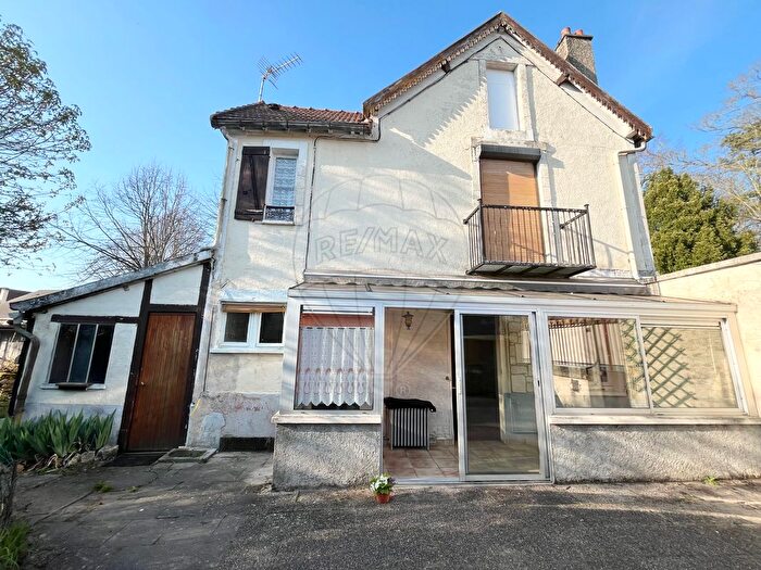 Marolles-sur-Seine : Maison 5 pièces à vendre