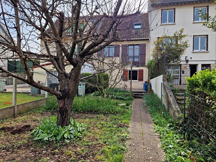 Mantes-la-Jolie, Gassicourt : Maison 4 pièces à vendre