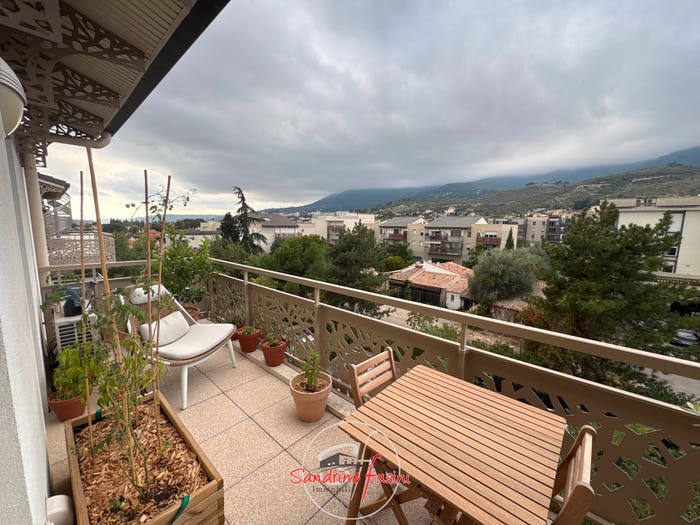 Carros : Appartement 2 pièces à vendre