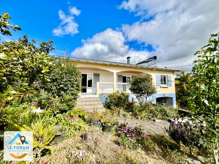 Maison 5 pièces à Le Tampon, à vendre