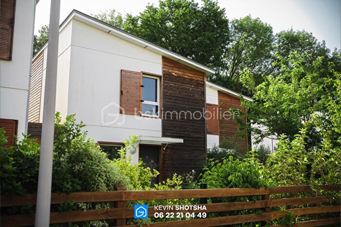 Maison 4 pièces à vendre à Sainte-Geneviève-des-Bois, Liers, Croix Blanche
