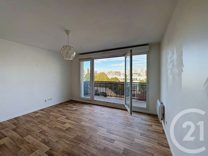 Saint-Ouen, Centre-ville : Appartement 2 pièces à vendre