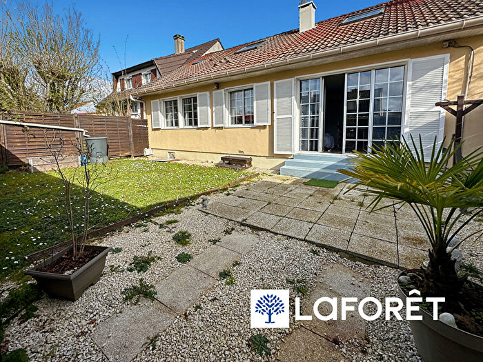 Viry-Châtillon, Le Plateau : Maison 8 pièces à vendre