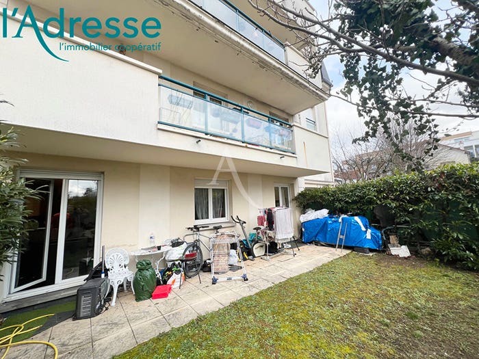Noisy-le-Grand, Centre-ville : Appartement 3 pièces à vendre