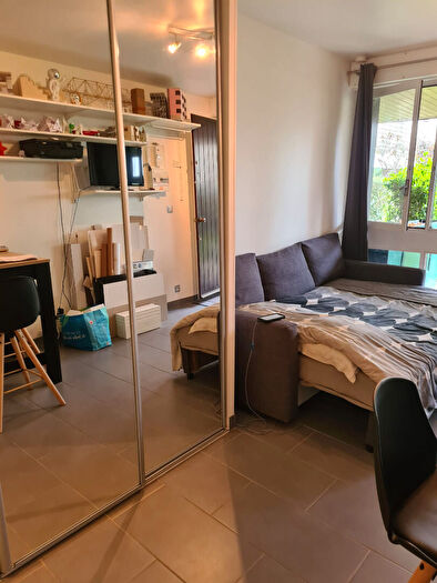 Fontenay-le-Fleury, Hôtel de ville : Appartement 1 pièce à vendre
