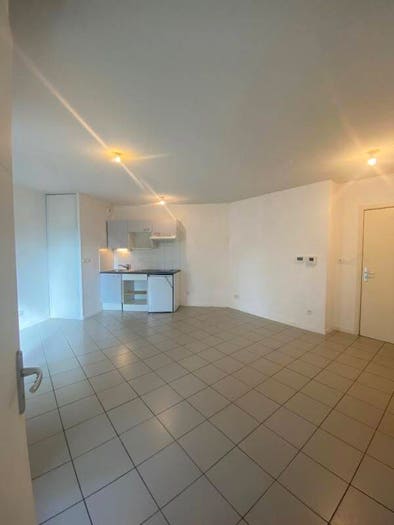 Sembat, Bègles - Appartement 2 pièces à louer