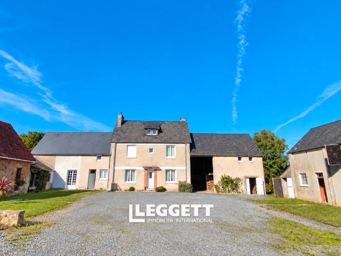 Cavigny : Maison 10 pièces à vendre