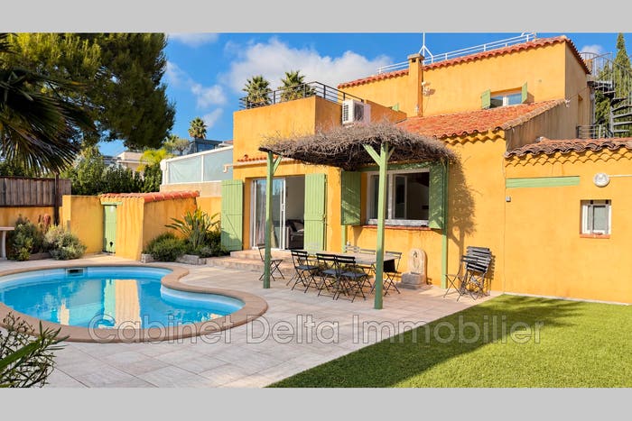 Maison 6 pièces à louer à Sanary-sur-Mer, La Cride, Beau Cours