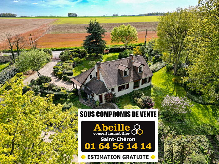 Saint-Sulpice-de-Favières : Maison 6 pièces à vendre