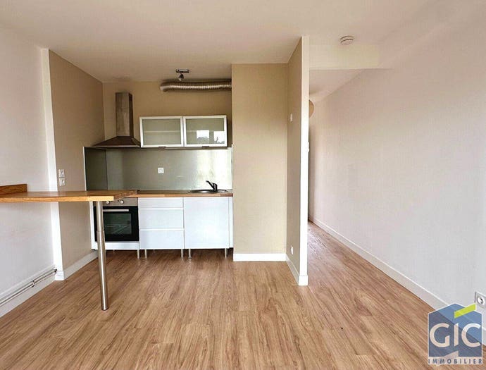 Centre Ville, Mondeville : Appartement 2 pièces à louer