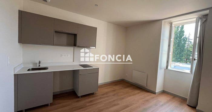Centre, Guingamp : Appartement 1 pièce à louer