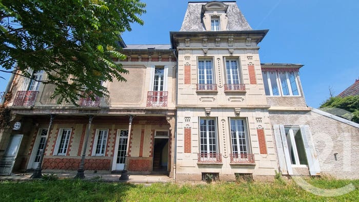 Maison 6 pièces à vendre - Moulins, Gare, Champins