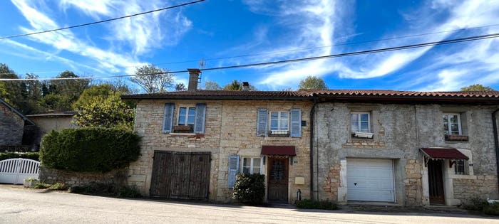 Villeneuve-lès-Charnod : Maison 7 pièces à vendre