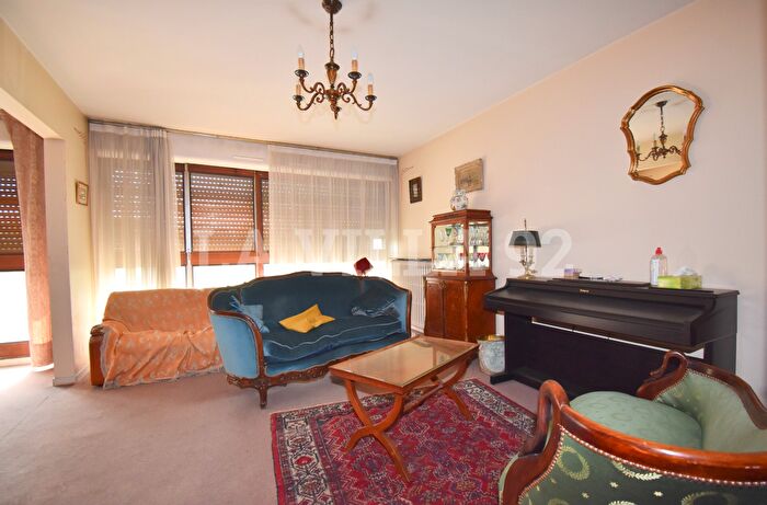 Asnières-sur-Seine, Centre-ville : Appartement 5 pièces à vendre