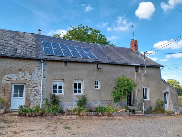 Saint-Germain-de-Coulamer : Maison 4 pièces à vendre