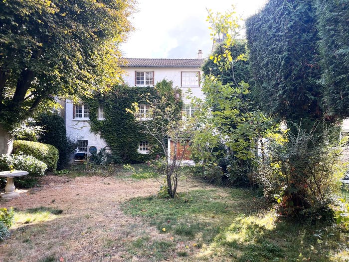 Les Clayes-sous-Bois, Centre-ville : Maison 8 pièces à vendre