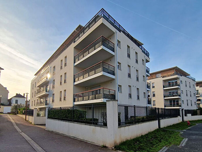 Mantes-la-Jolie, Centre-ville : Appartement 2 pièces à vendre