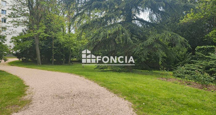 Argonne Sud-Jean Zay, Orléans : Appartement 5 pièces à louer