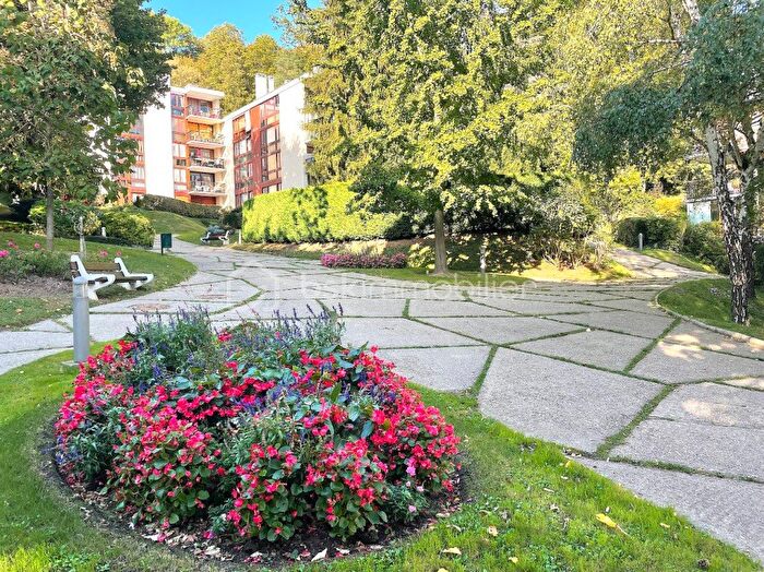 Jouy-en-Josas : Appartement 5 pièces à vendre