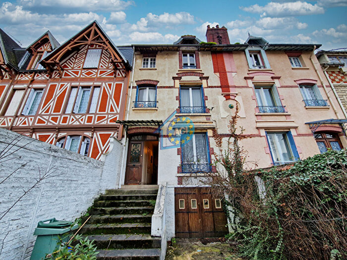 Mantes-la-Jolie, Gassicourt : Maison 7 pièces à vendre