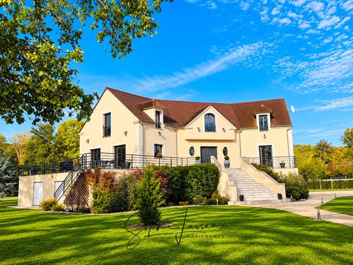 Maison 8 pièces à Moisson, à vendre