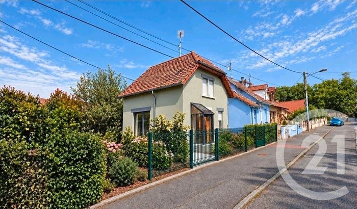 Maison 5 pièces à vendre à Delle