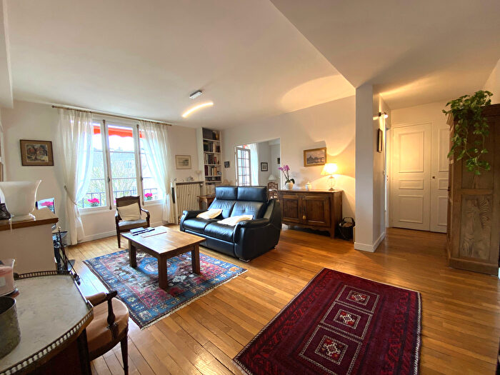 Mantes-la-Jolie, Centre-ville : Appartement 4 pièces à vendre