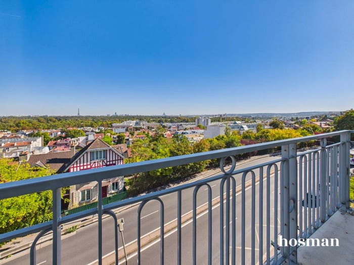 Suresnes, République : Appartement 4 pièces à vendre