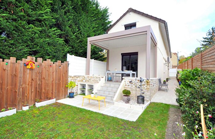 Maison 4 pièces à Saint-Chéron, à vendre