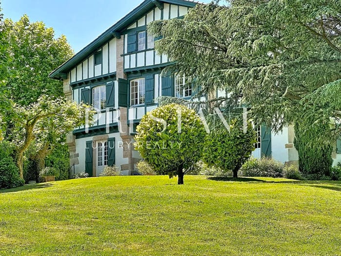 Maison 14 pièces à vendre à Sare