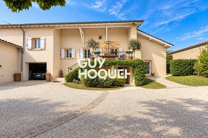 Maison 10 pièces à Saint-Amour-Bellevue, à vendre
