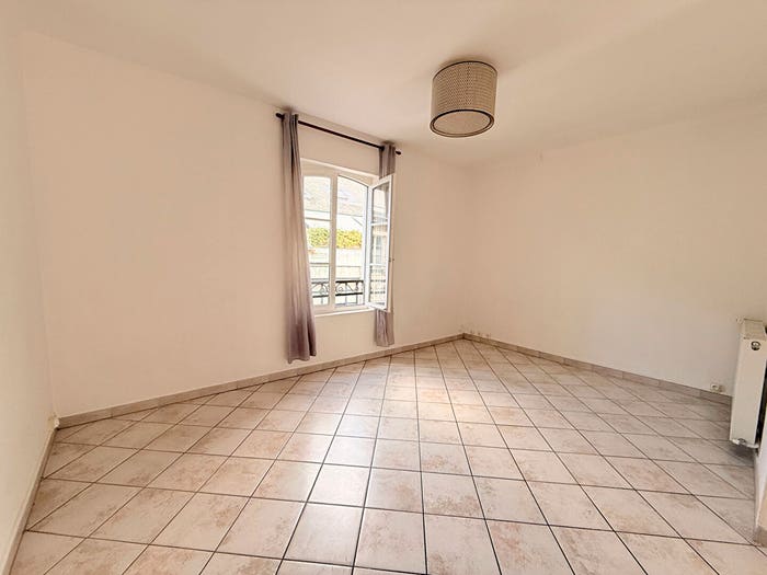 Bourges, Centre-ville, Charlet, Lahitolle, Pignoux, Sembat : Appartement 4 pièces à louer