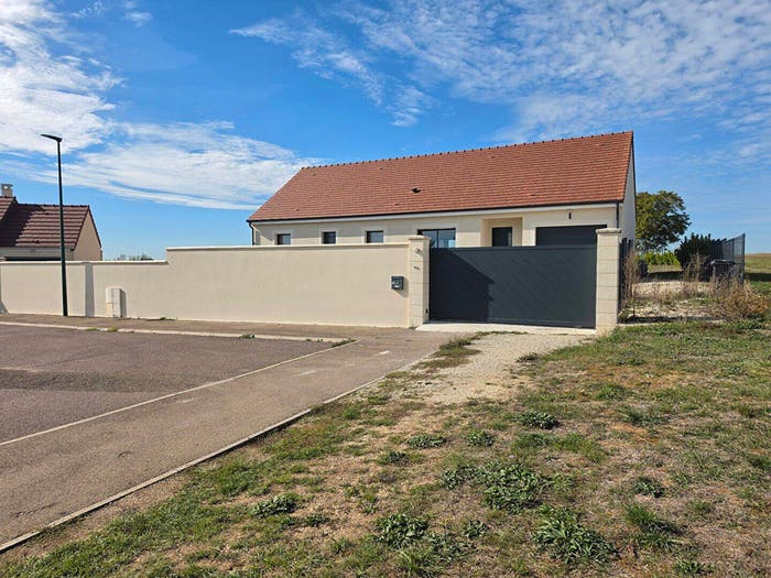 Brienon-sur-Armançon - Maison 4 pièces à louer